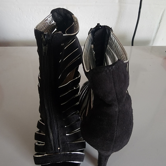 Shoes | Elle Black And Silver Heels | Poshmark